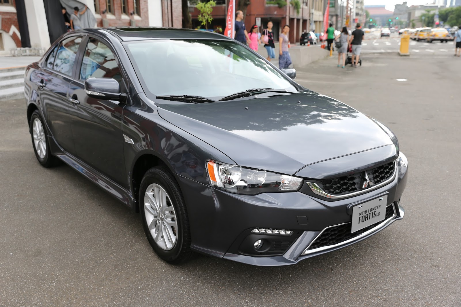 兜風歡樂時光: LANCER io & FORTIS 新車發表現場