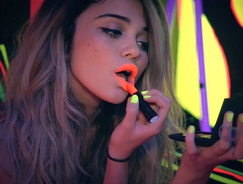 Bold as Fashion: Bold as Neon