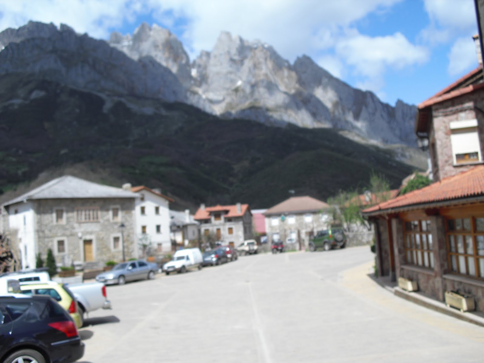 Paisajes de montaña: Valle de Valdeón.Posada de Valdeón