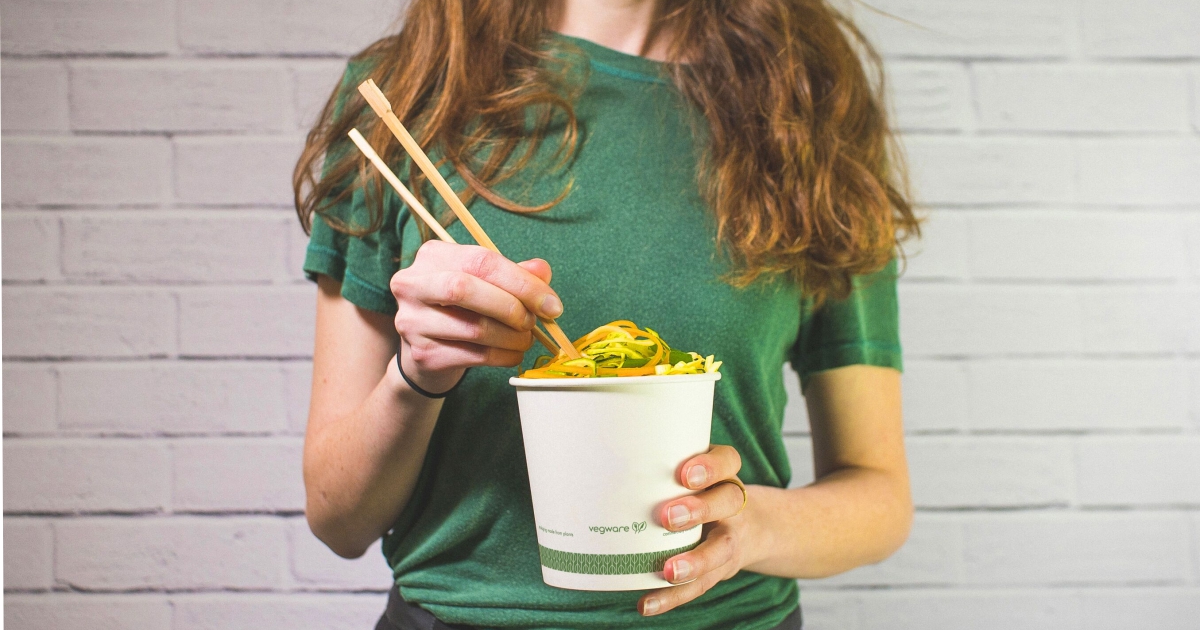 ¿POR QUÉ USAR UN ENVASE BIODEGRADABLE?