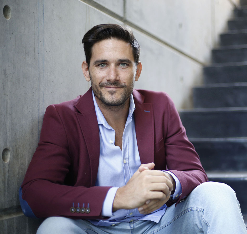 Semblanza de Javier Santaolalla