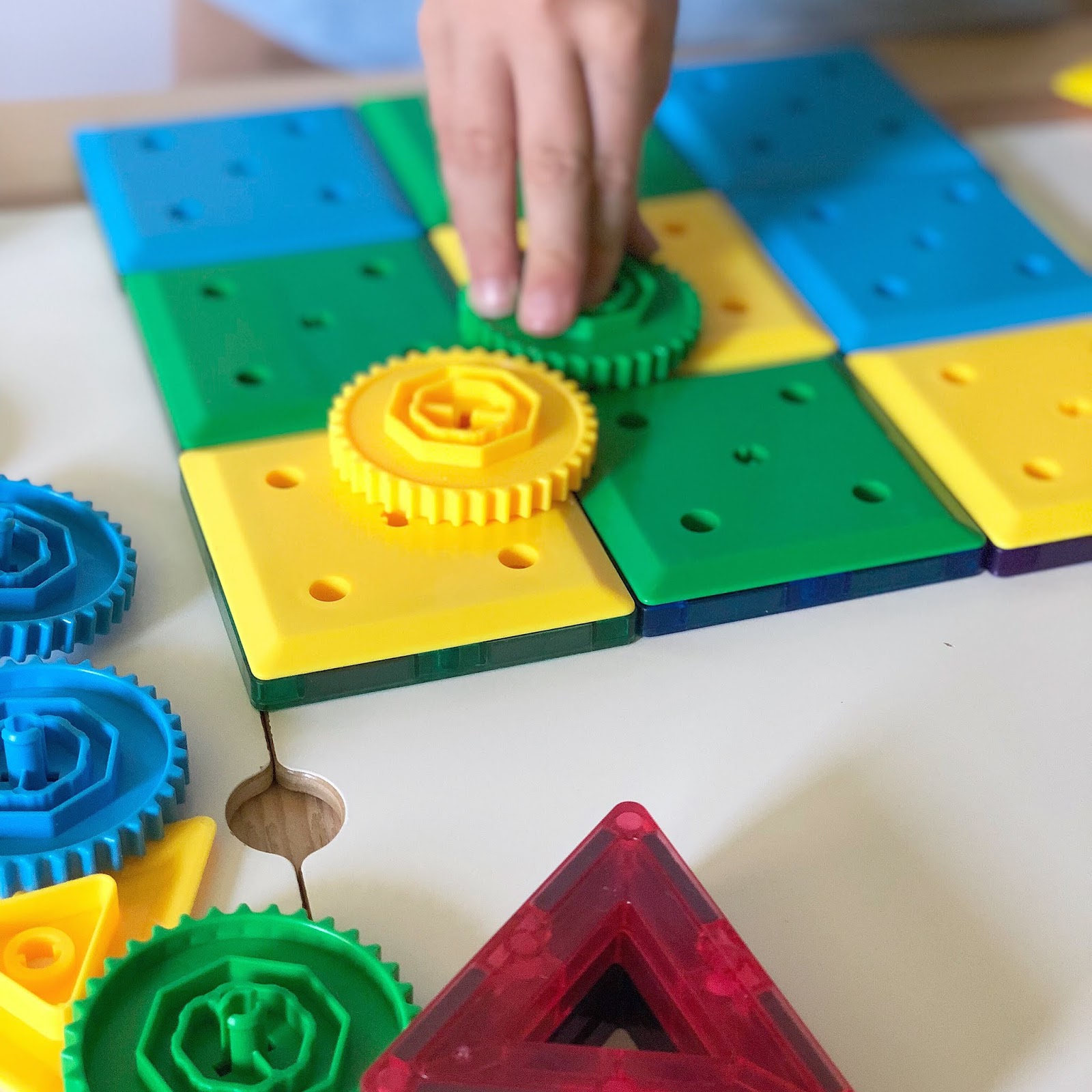 Find the Little Mind: Picasso Tiles Gear Spinning Add-On