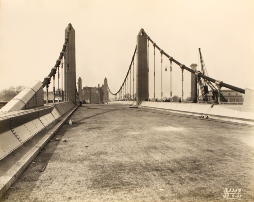 Building the Chelsea Bridge, 1936 ~ Vintage Everyday
