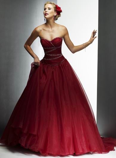 Mariage et collections: La robe de mariée rouge