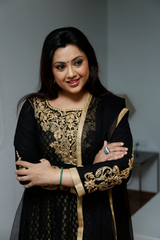 Meena at Dabur Vatika star hunt | Tollywoodtv