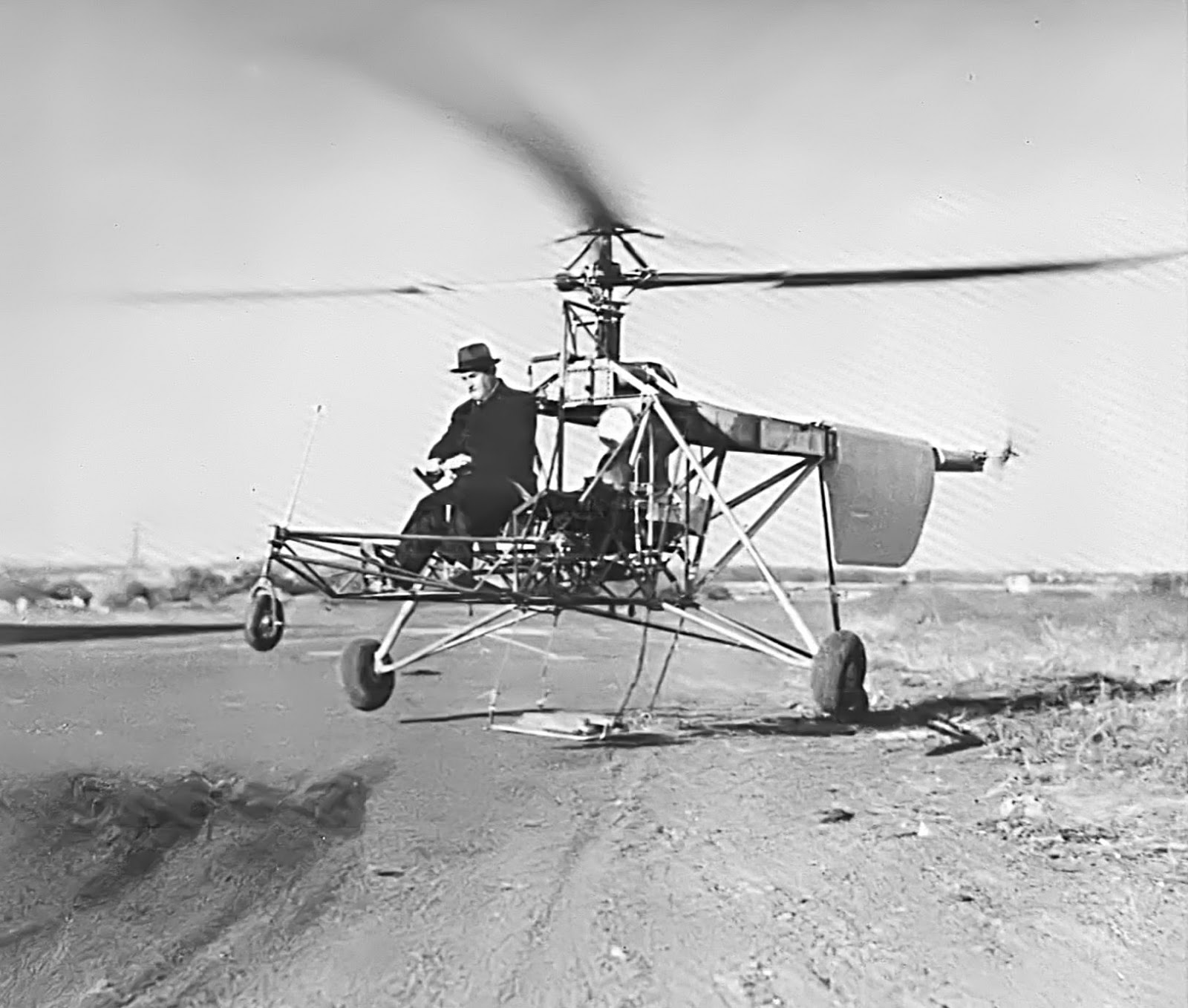 Sikorsky VS-300, R-4, R-5, R-6, S-51 et H-5.