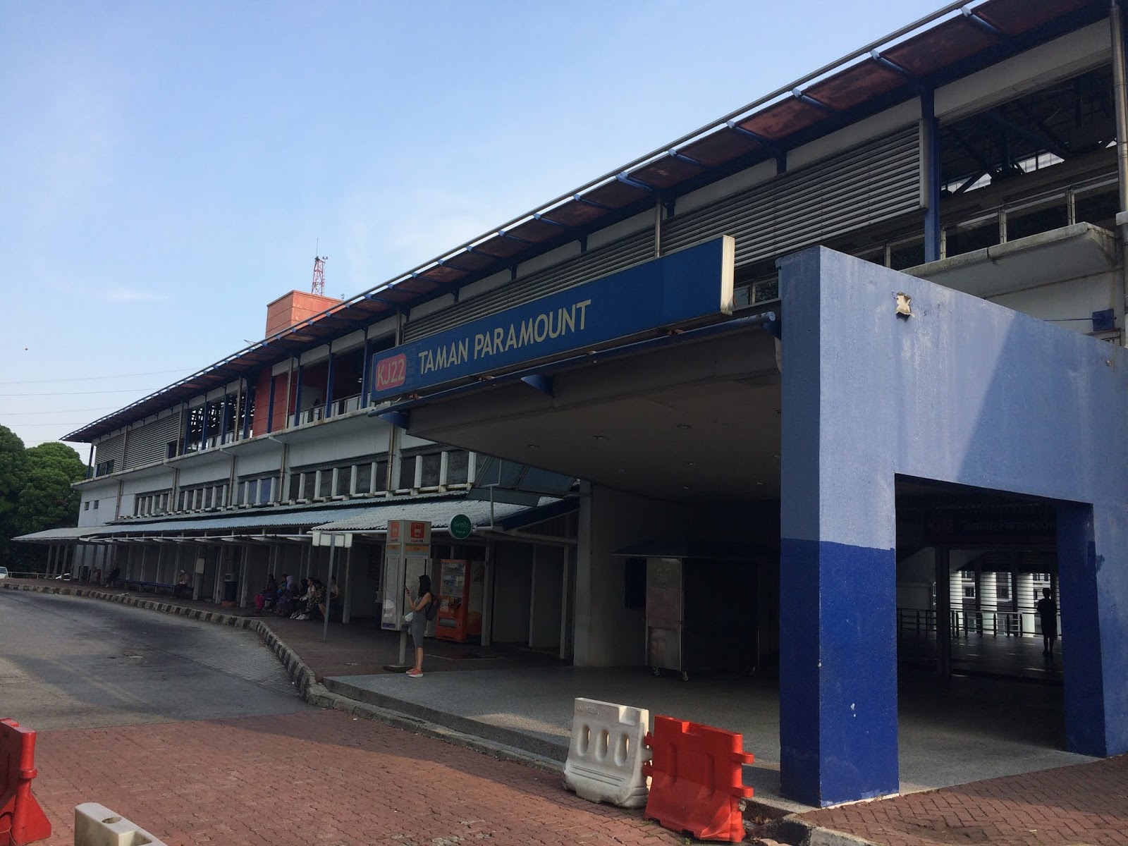 Kuala Lumpur Walk Pics : LRT Taman Paramount Station