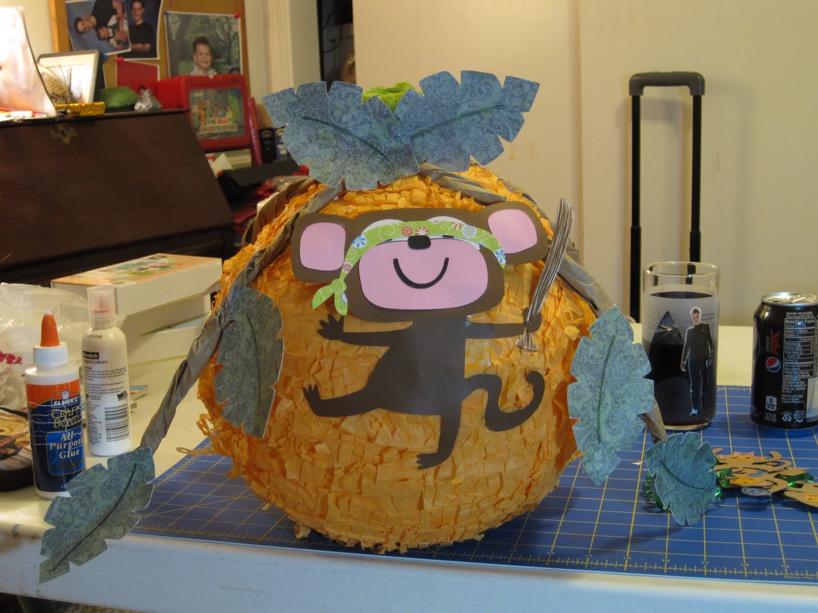 Lorby's World: Monkey Pinata