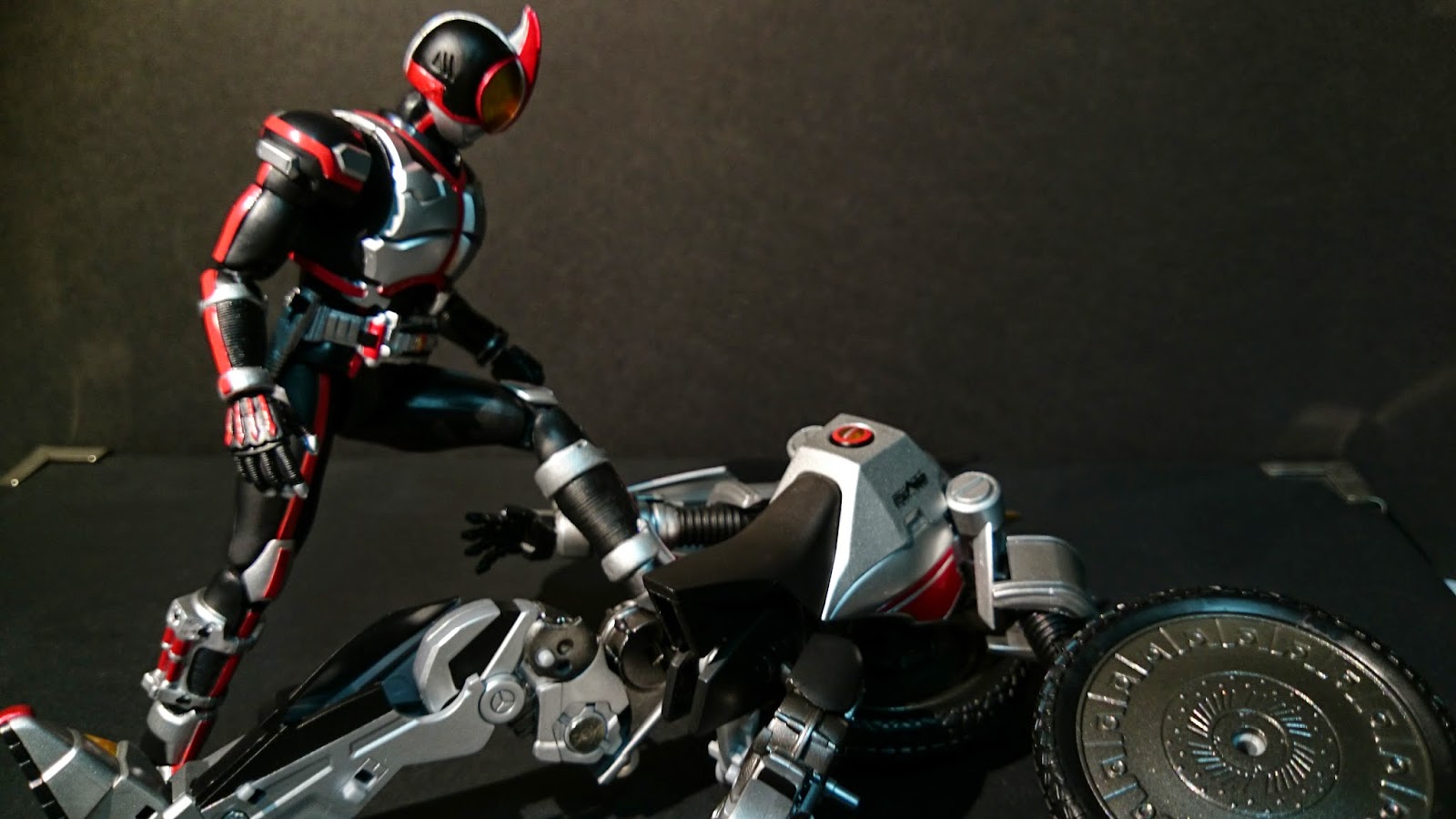 [第018回] SHF 幪面超人Faiz & Auto-vajin - MOU TOY Blog