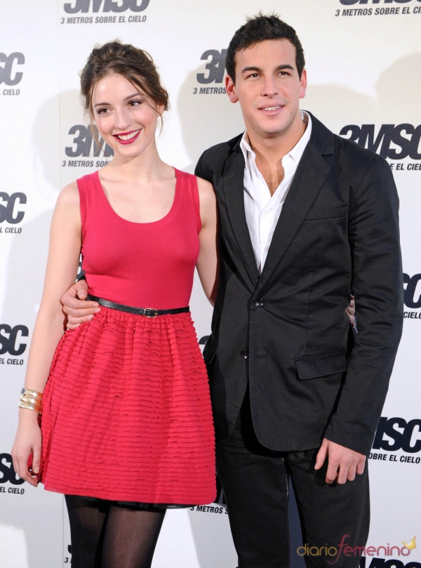 Mario Casas with his girlfriend - Марио Касас (Mario Casas)