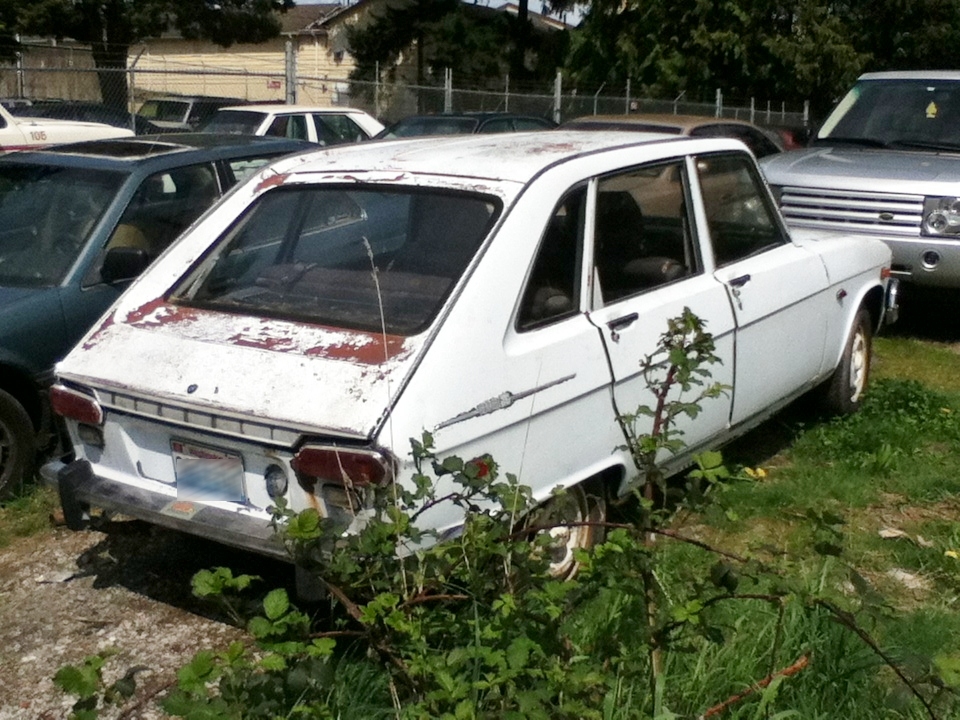 Seattle's Parked Cars: 1970 Renault 16