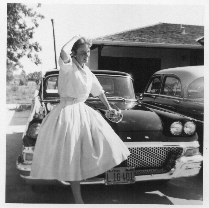 Fabulous Photos of Women in Cocktail Dresses From the 1950s ~ Vintage ...