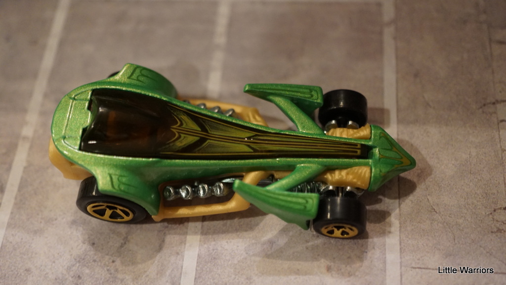 Little Warriors: Hot Wheels Preying Menace (CFH53) from 2015 Mainline ...