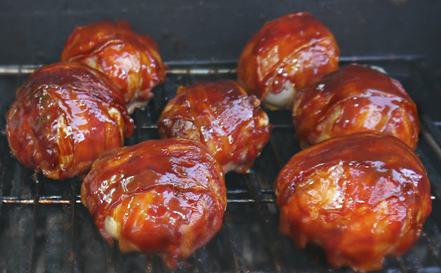 Suzy Homefaker: Bacon Burger Bombs