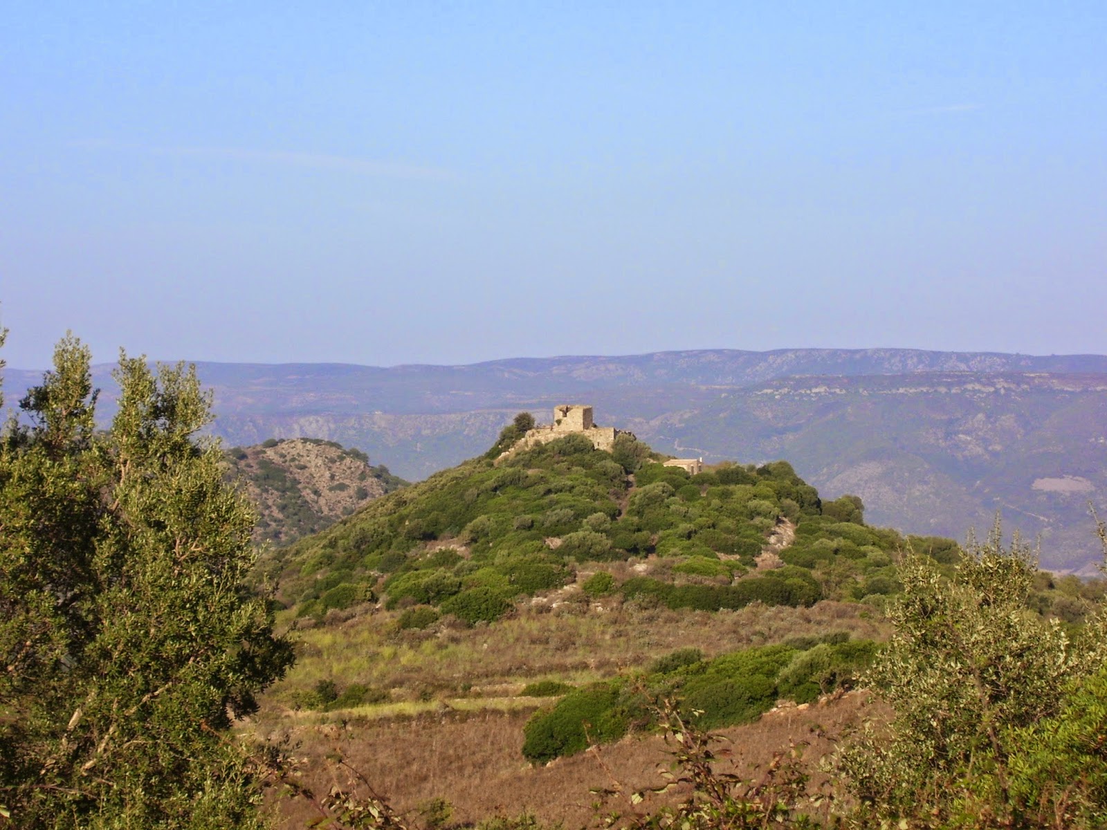 Travelogue Sardinia - Italy: Sassai Castle (Castello di Orguglioso Silius)