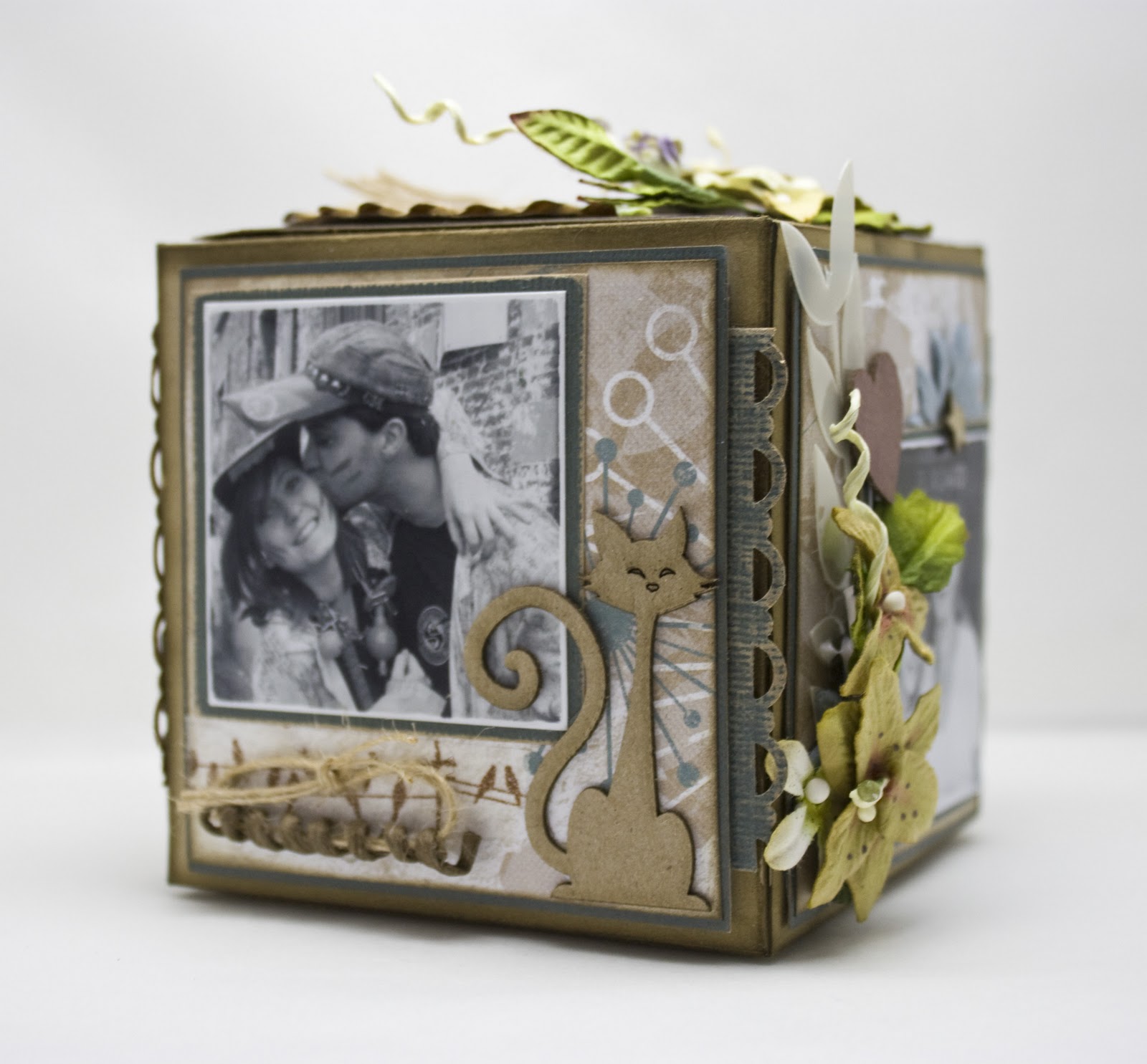 Magenta: Cube décoratif / Deco cube