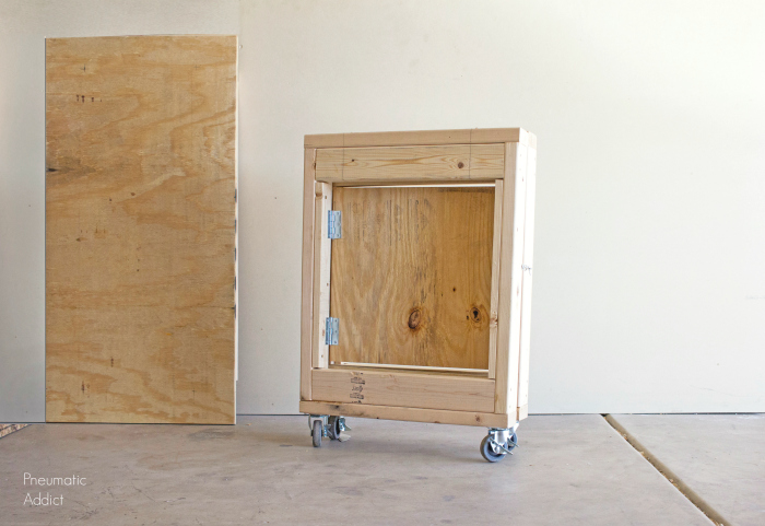 Folding Mobile Workbench - Video Tutorial | Pneumatic Addict