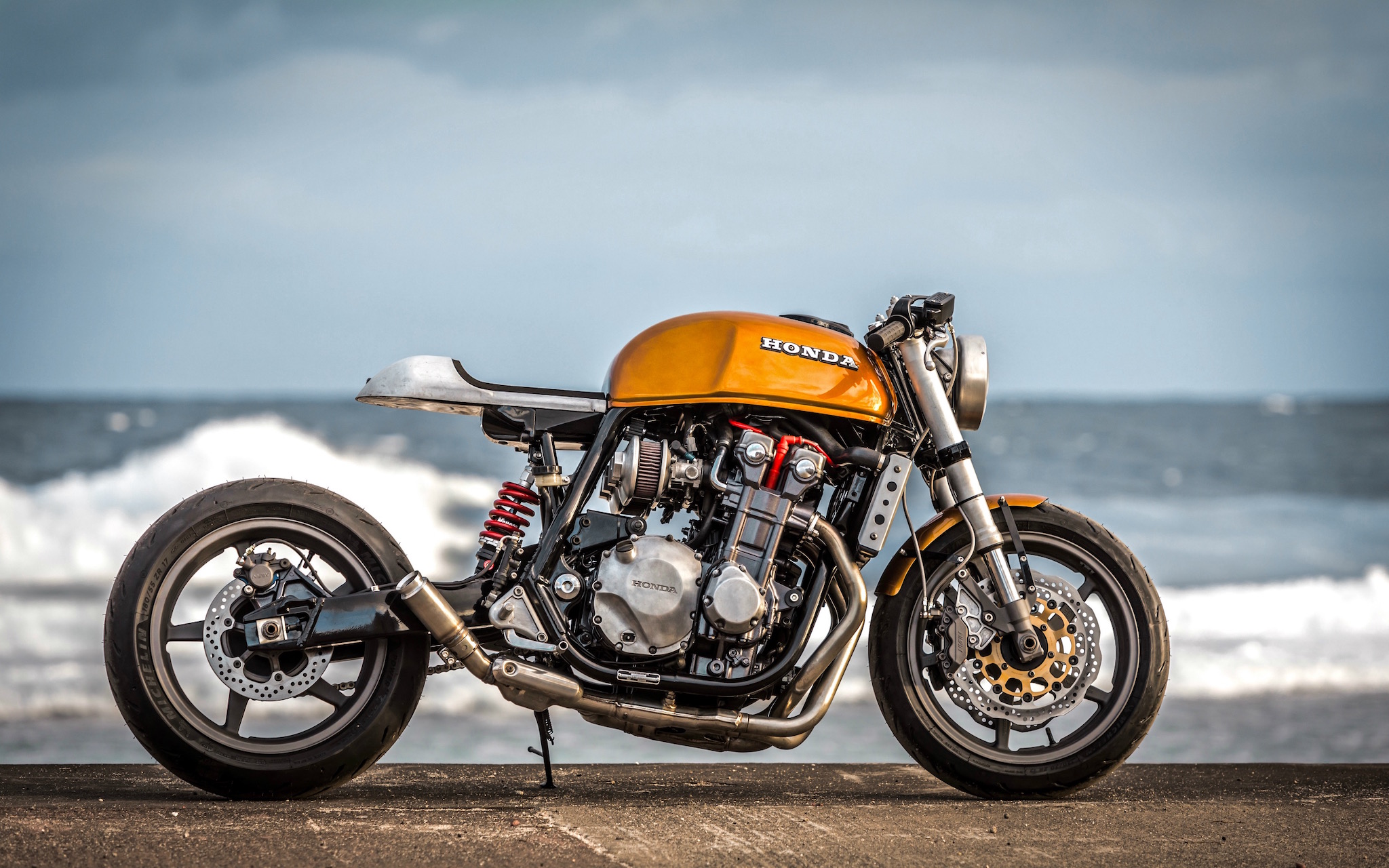 Run Iron CB1300 - Inazuma café racer