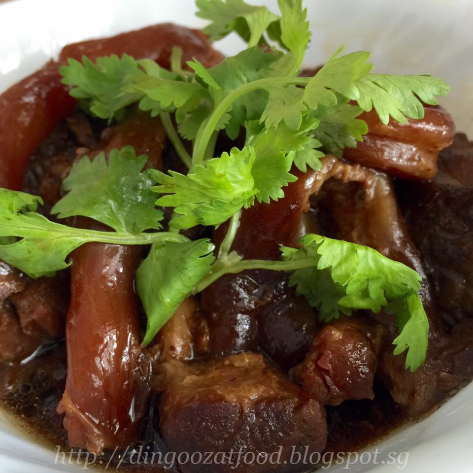 Miki's Food Archives : Braised Meat With Pork Tendons & Mushrooms ...