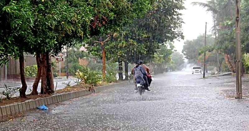 Rain turns weather pleasant in Lahore, other parts of country