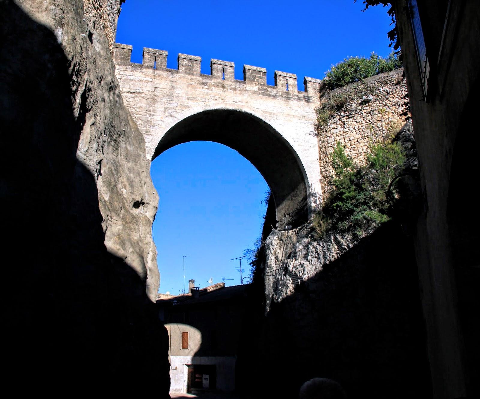 La Photographie au Club des Aînés d'Aramon: Promenade dans Aramon ...