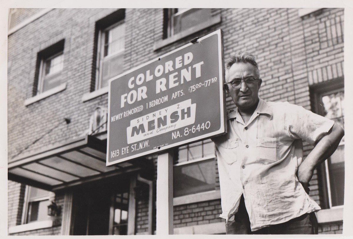 A Collection of 18 Funny Snapshots of Men Posing With Signs | Vintage ...