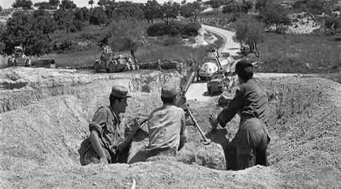 ΕΛΔΥΚ και ΕΦ μάχονται στην Κύπρο το 1974 (βίντεο)