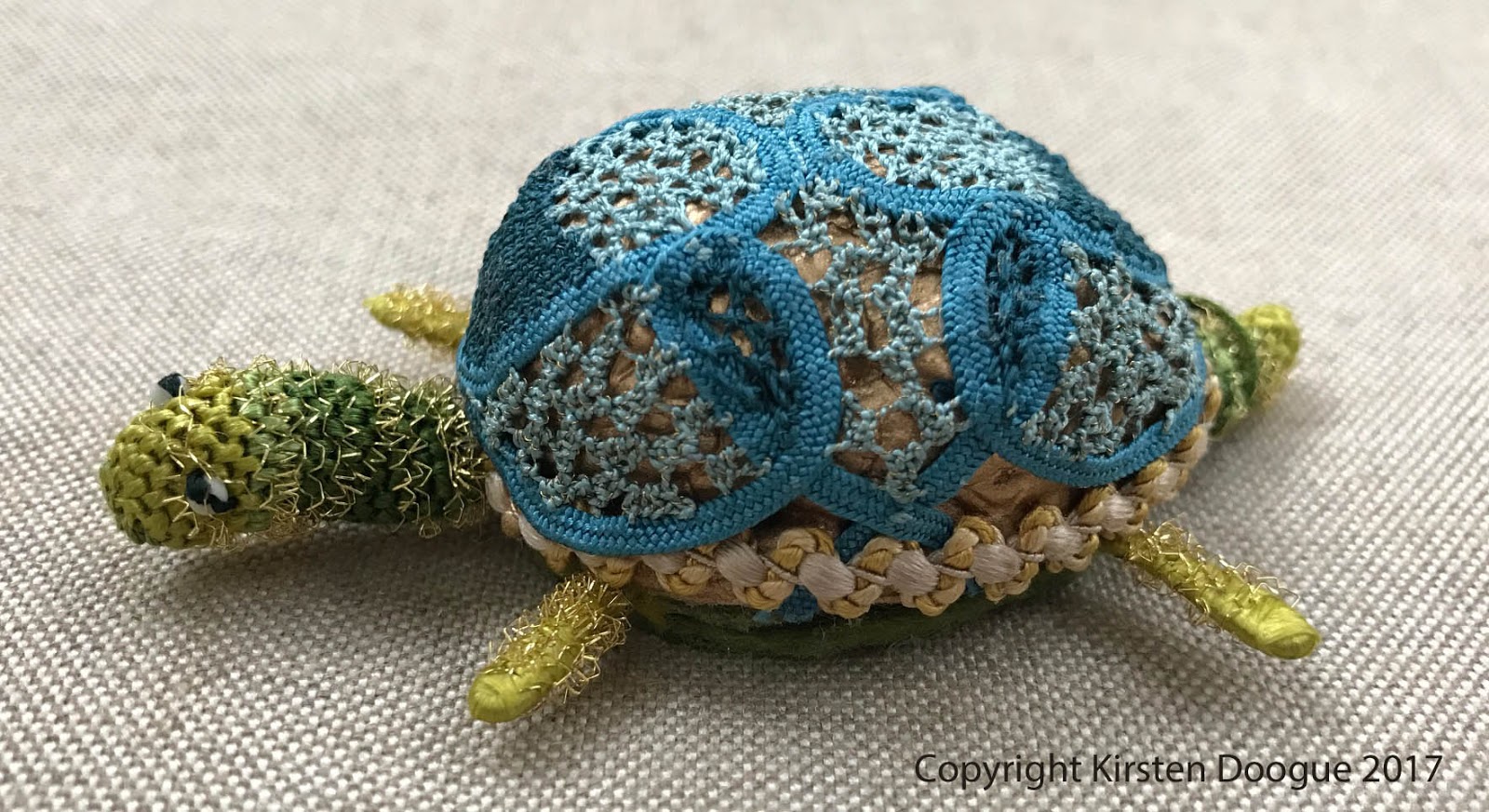 The Embroiderer's Story: A Sweet Turtle!