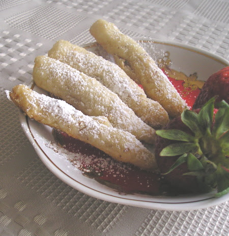 Cooking with Yiddishe mama: Walnut Cheese Sticks (Egg-less)