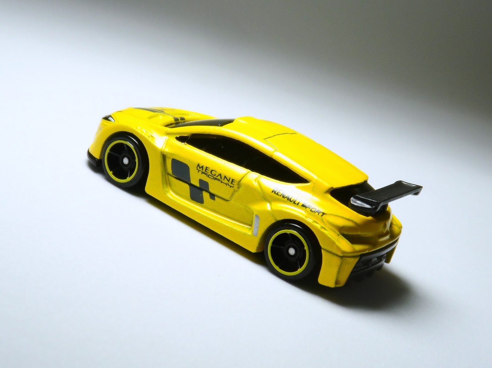 Lançamentos Hot Wheels: Renaut Sport RS 01 e Megane Trophy