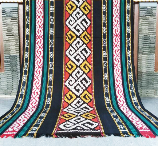 Wayang: Perbedaan Tenun Songket dan Ulos (Seni Kriya Tradisi Indonesia)