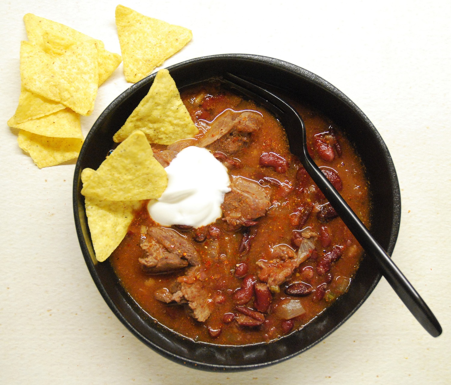 Chili con carne traditionnel aux morceaux de viande