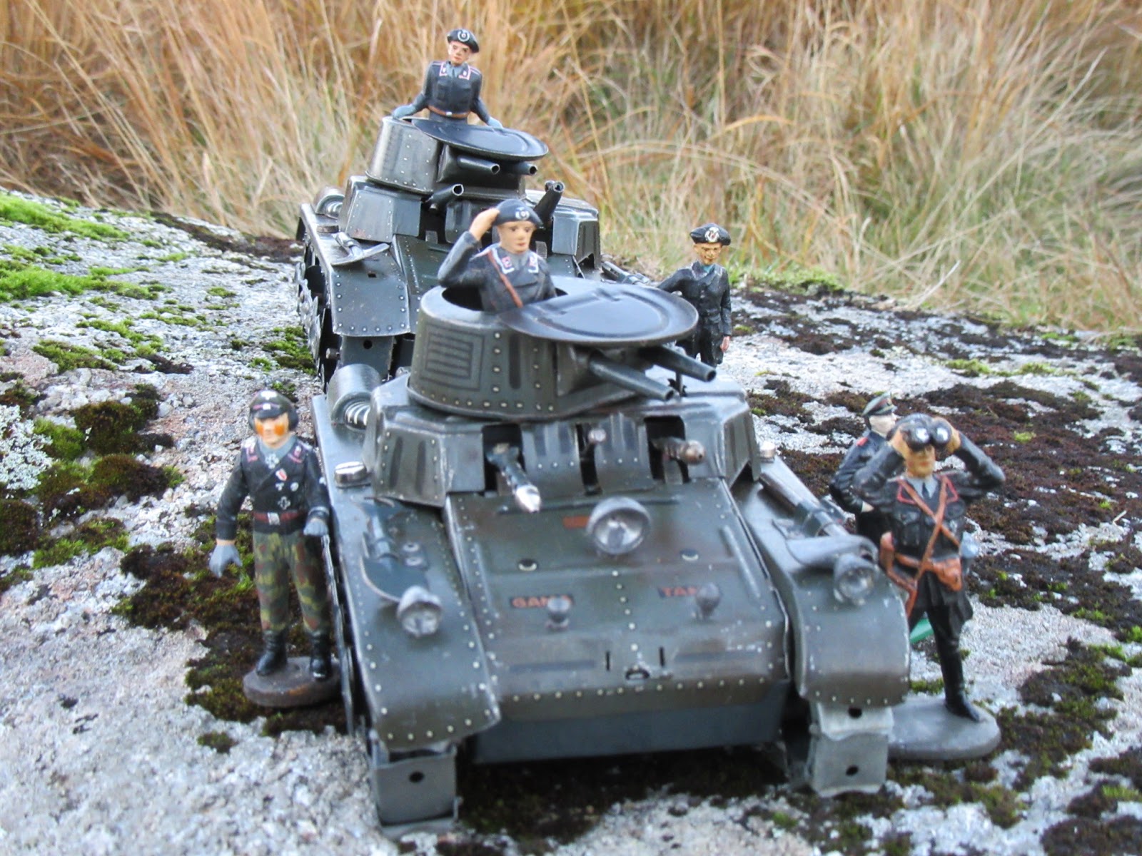 Toy soldiers and real battles: 2 command Panzer I tanks scouting positions
