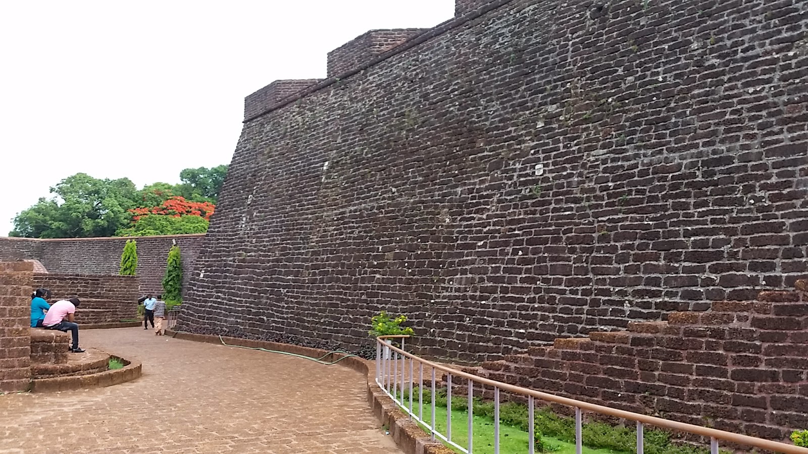 Jeevan's KALLI VALLI : St.Angelo's Fort Cannanore- Kannur fort
