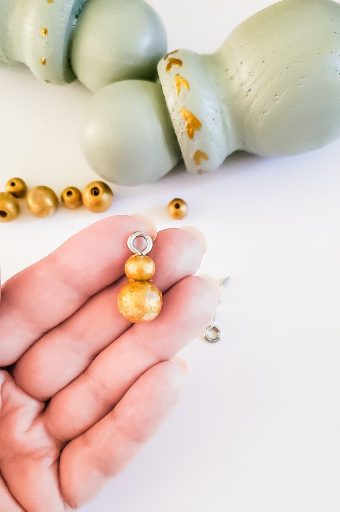 DIY Wood Finial Christmas Ornaments - DIY Beautify - Creating Beauty at ...