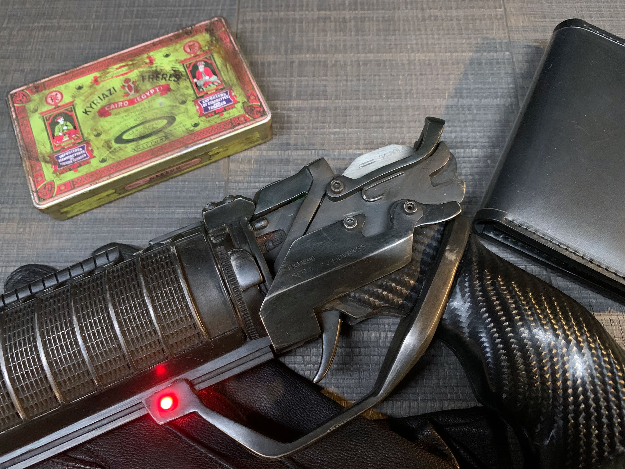 Blade Runner: 2049 Kyriazi Frères Neptune Cigarette Tin, Photo and Baby ...