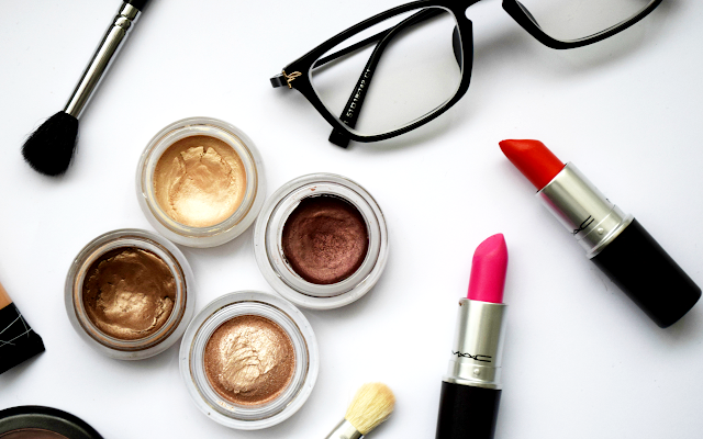 Makeup Tips For Contact Lens Eyeglass Wearers makeup-tips-for-contact-lens-eyeglass-wearers