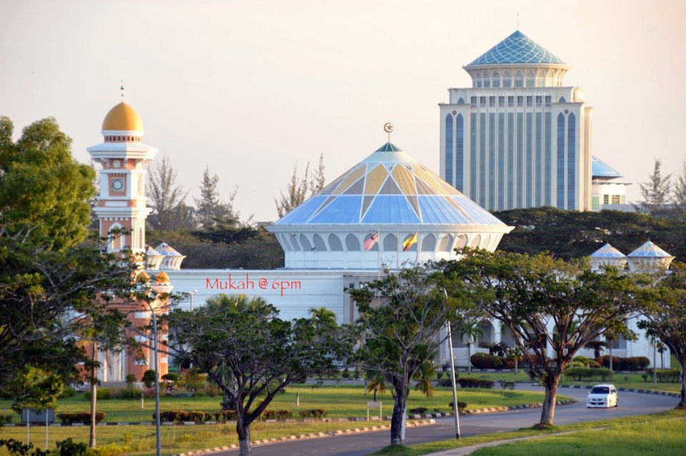 Masjid Mukah ~ Kucing Berjanggut