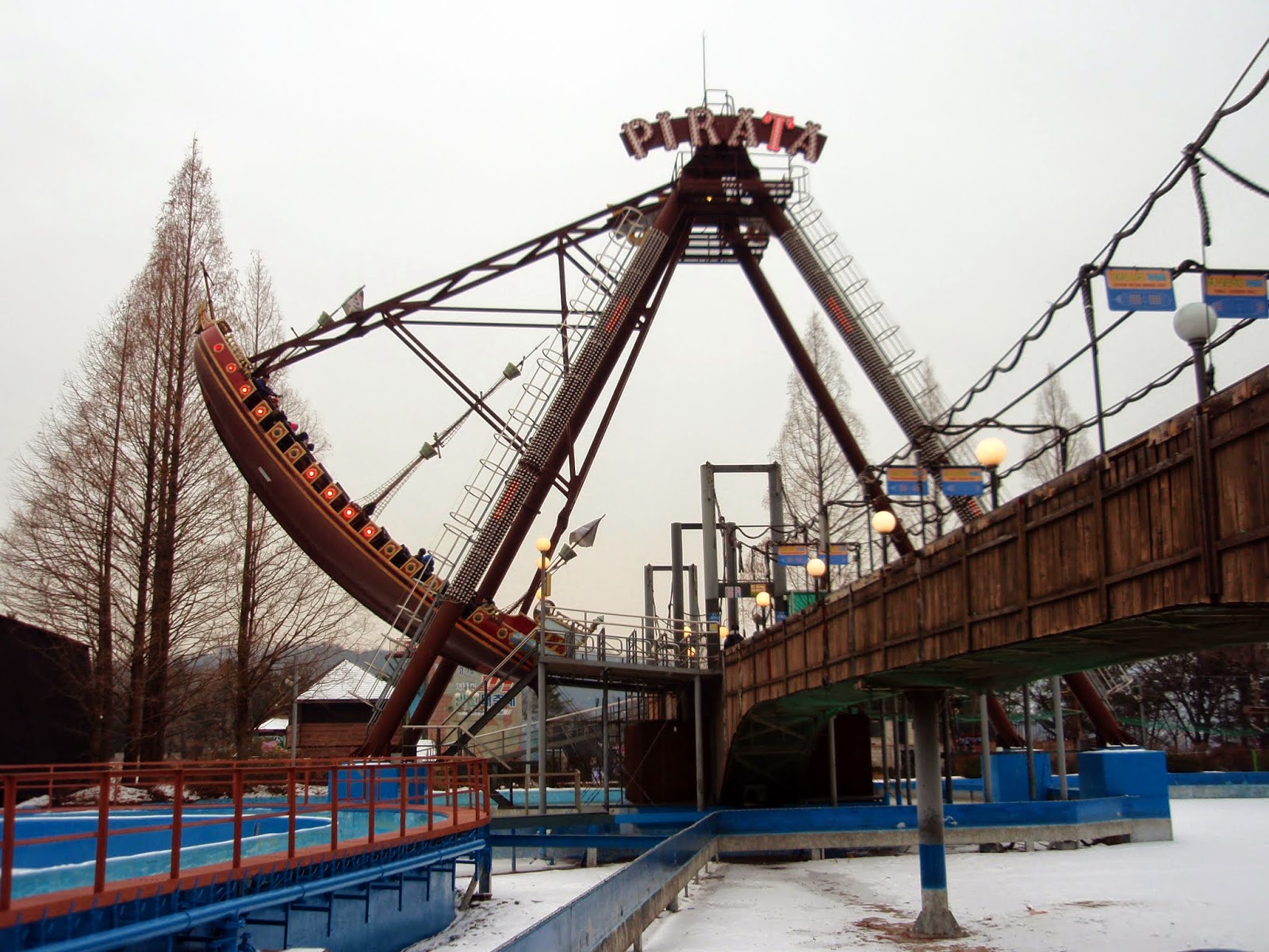 Chaos and Kanji: Seoul Land Amusement Park, Korea's First Theme Park