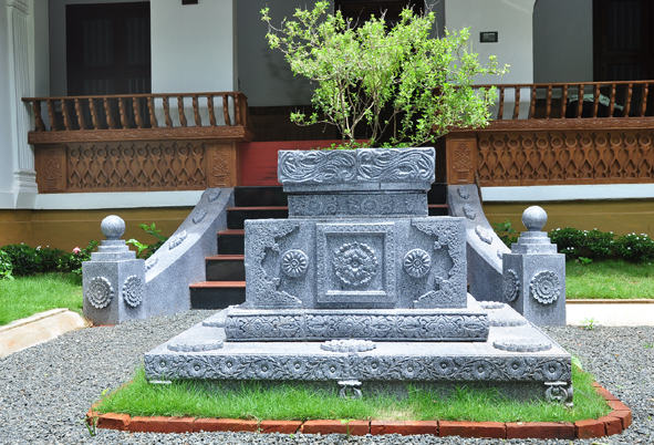 Proud To Be A Hindu: തുളസി തറയുടെ പ്രാധാന്യം/Thulasi Tharayude Pradhanyam