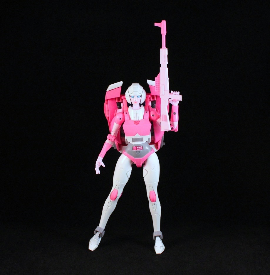 She's Fantastic: Transformers Masterpiece - ARCEE!