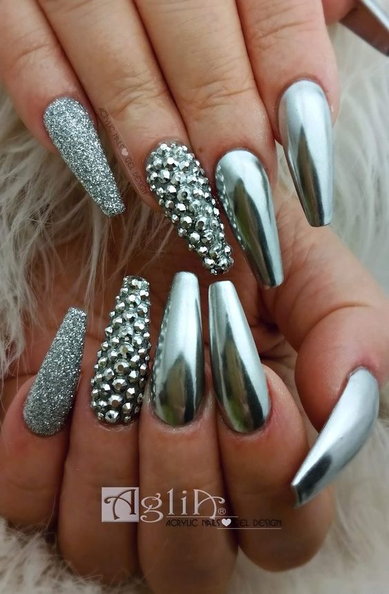 Amazing Jewels For Nail Art Ideas with Rhinestones, Gems, Pearls and ...