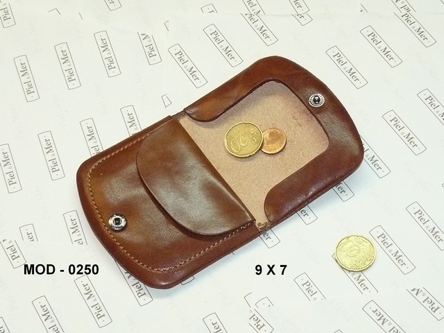 Ubrique , Marroquineria de Moda en Piel: Monederos de piel en Ubrique