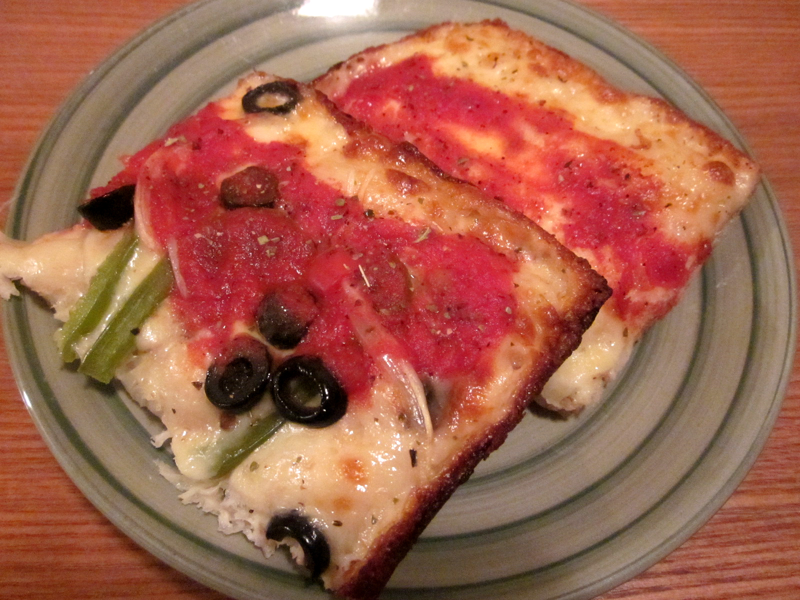 Busy Veggie Mama: A Tale of Two Pizzas