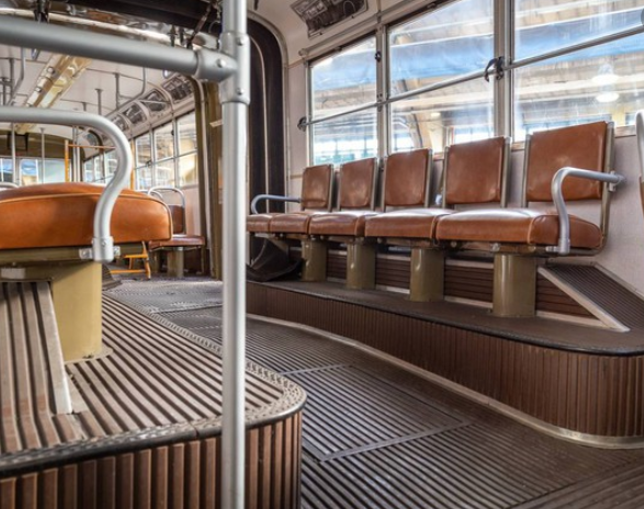 milanoneisecoli: La Filovia Fiat 2472 carrozzata Viberti, il "Vibertone"