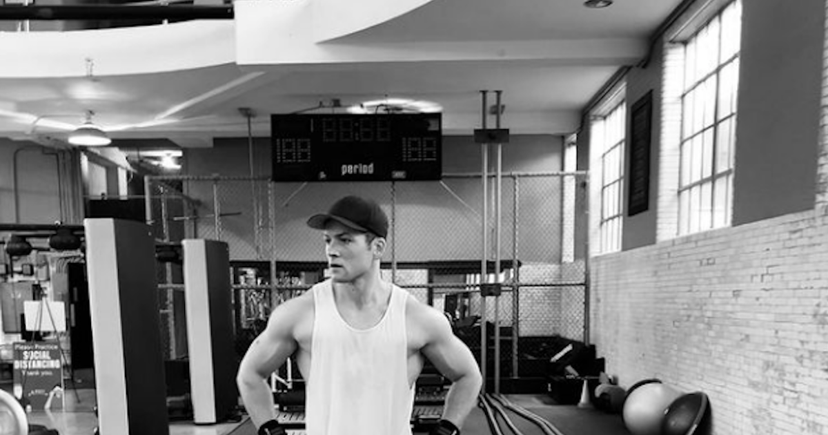 my new plaid pants: That's One Big Taron