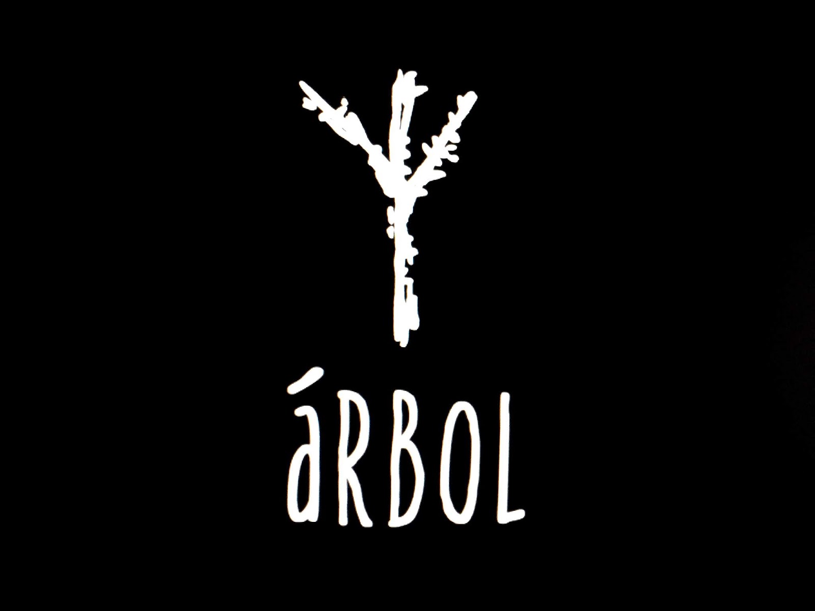 l a g r o s s a r o c k: ÁRBOL EN VIVO