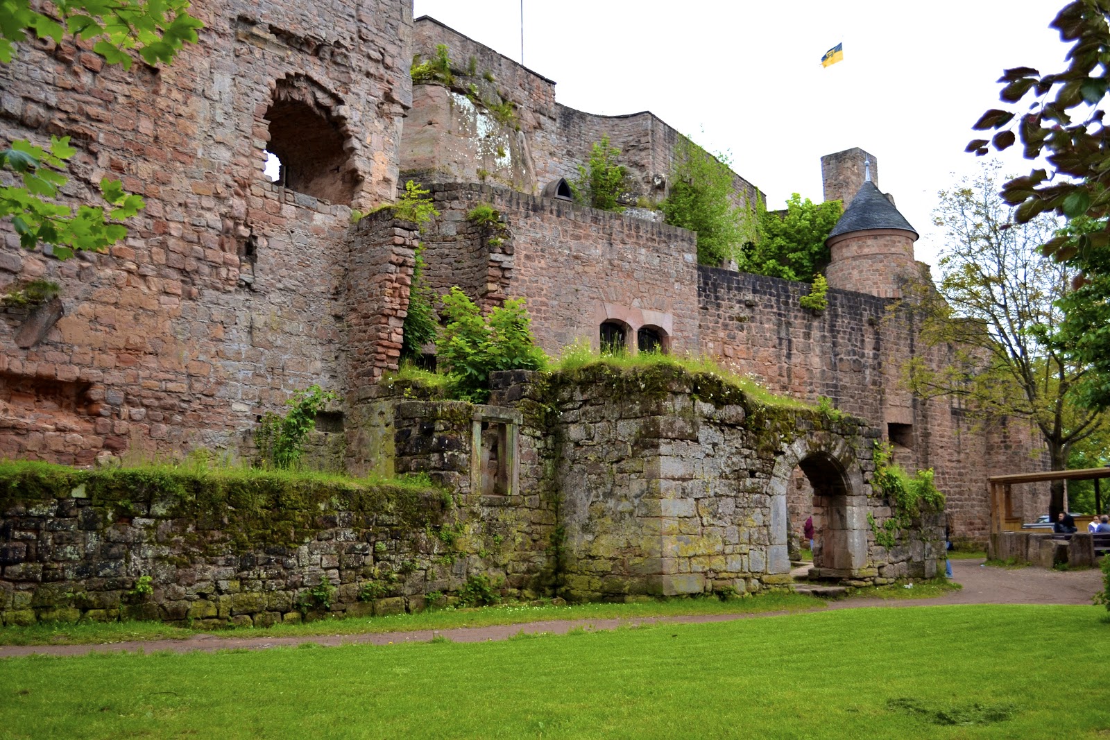 American Mom in Germany: Berg Nanstein (Landstuhl Castle)