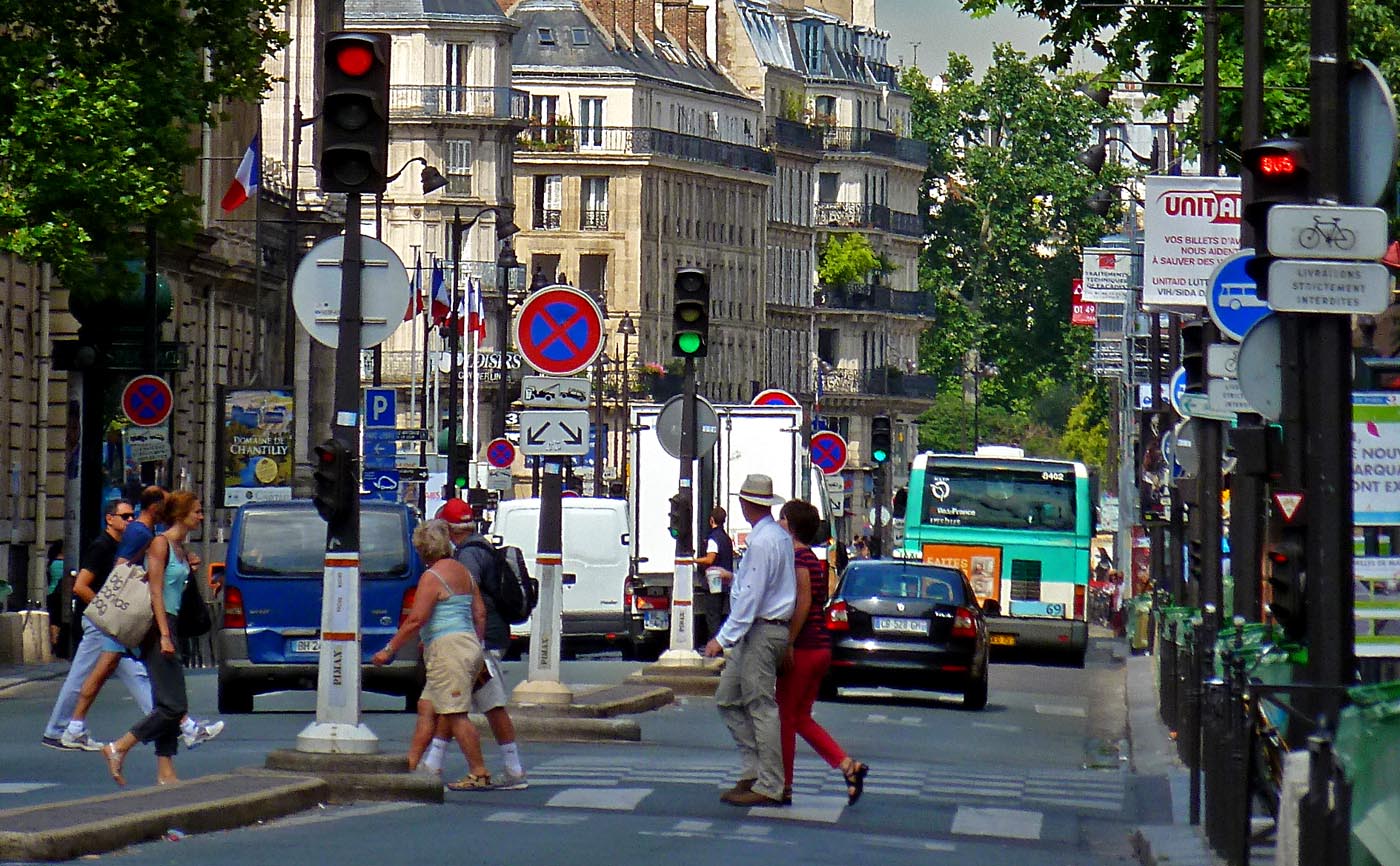 Living the life in Saint-Aignan: People in Paris