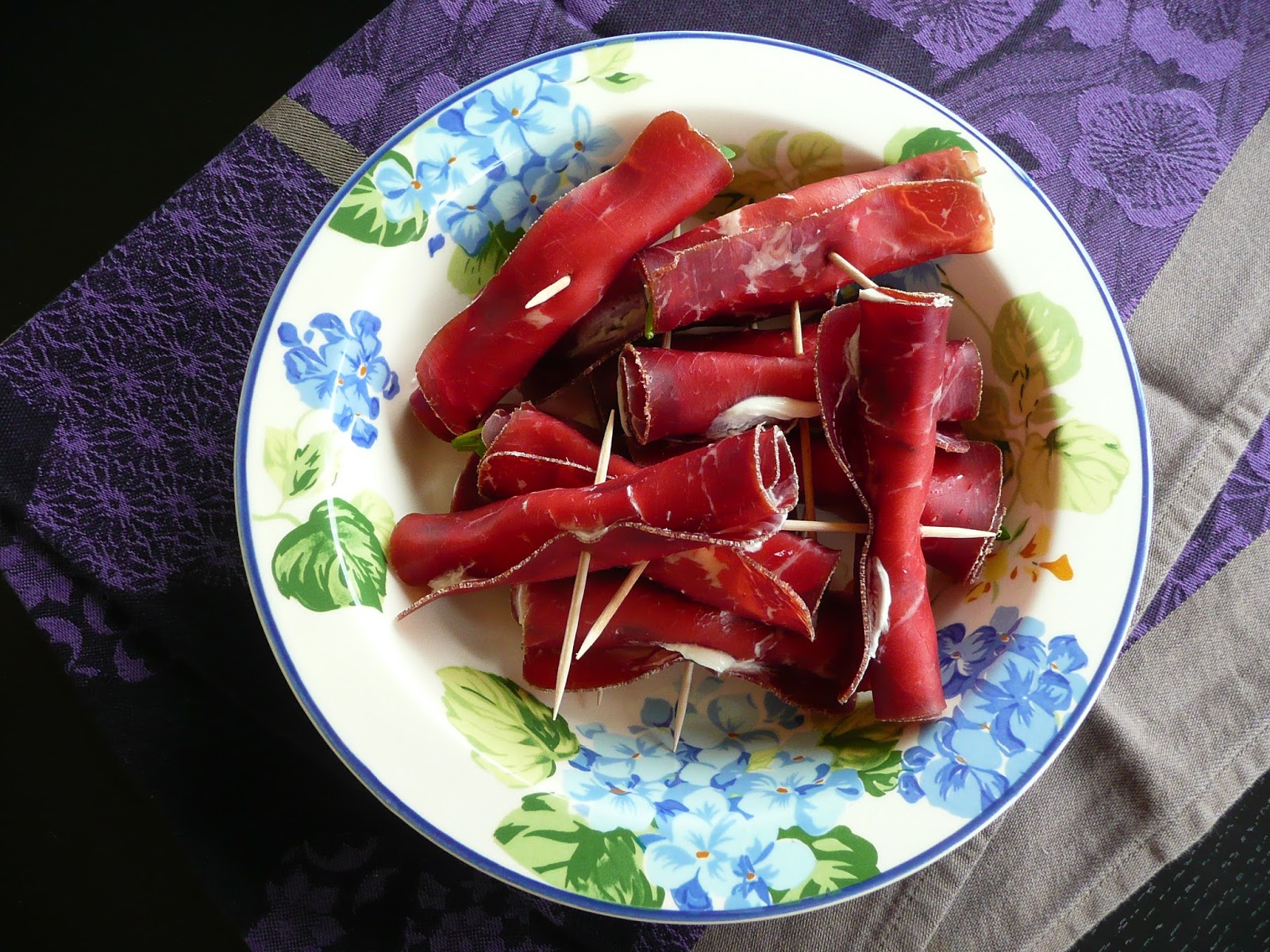 Petits cahiers en cuisine: Bouchées de viande de grison à la roquette